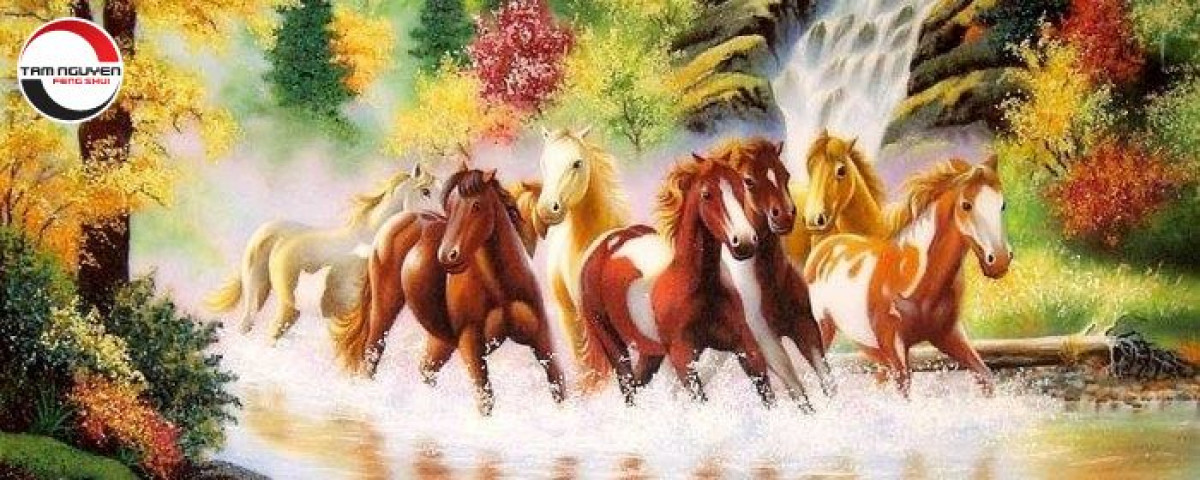 Ý nghĩa tranh bát mã truy phong và cách treo tranh đúng chuẩn